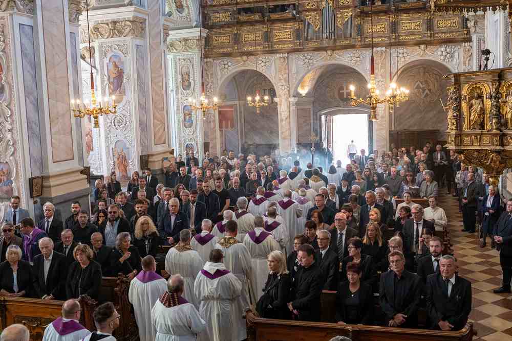 Benediktinerstift Göttweig - Ort der Begegnung - Beerdigung Pater ...