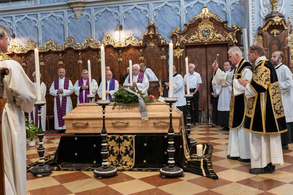 Benediktinerstift Göttweig - Ort der Begegnung - Beerdigung Pater ...